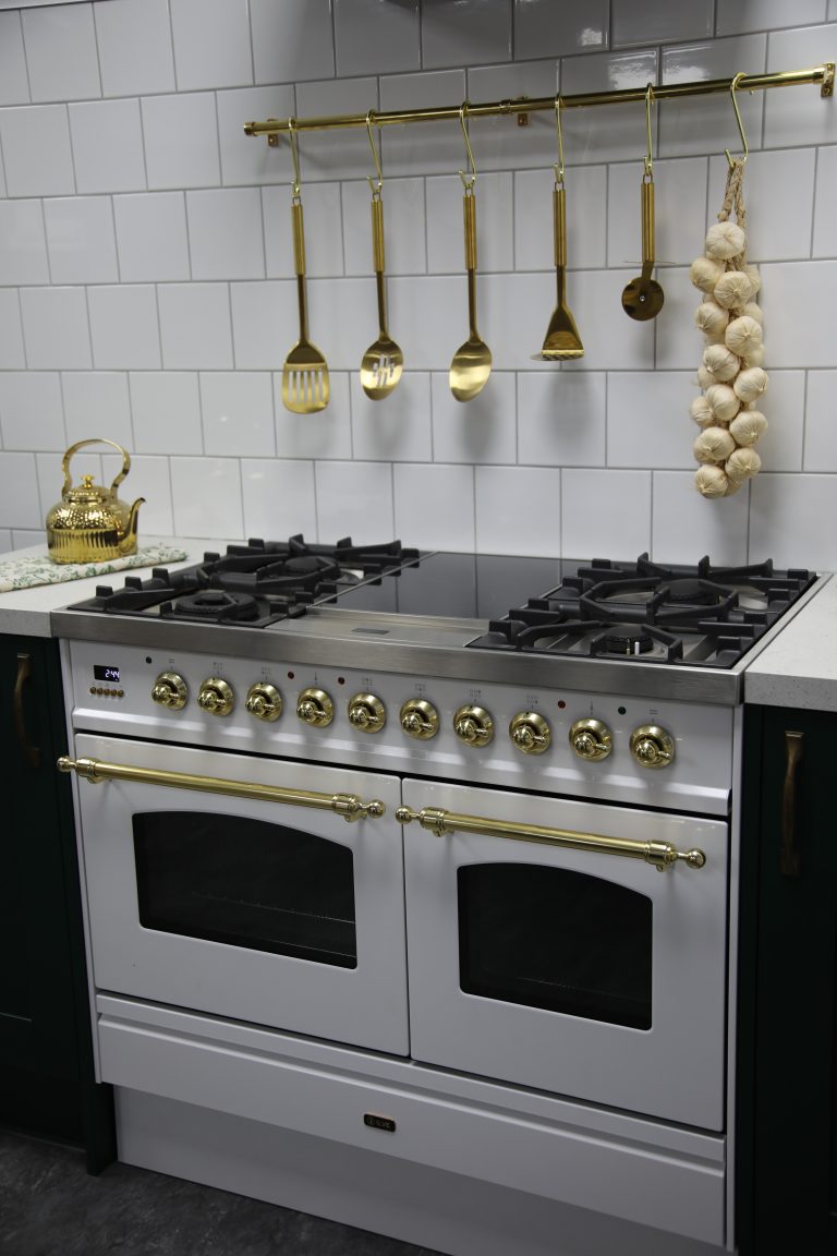 Induction and Gas Hob Combined: 7 Reasons Why It's Perfect